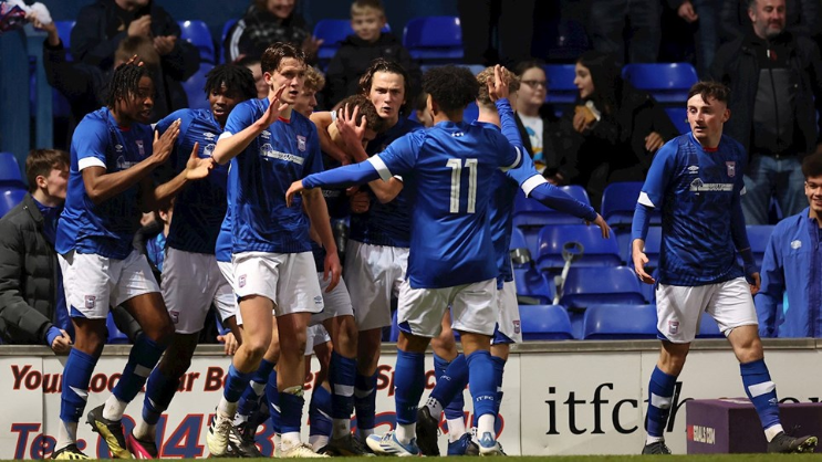 英足总杯 - 伯恩利 VS 伊普斯维奇 -赛场情报-出奇体育